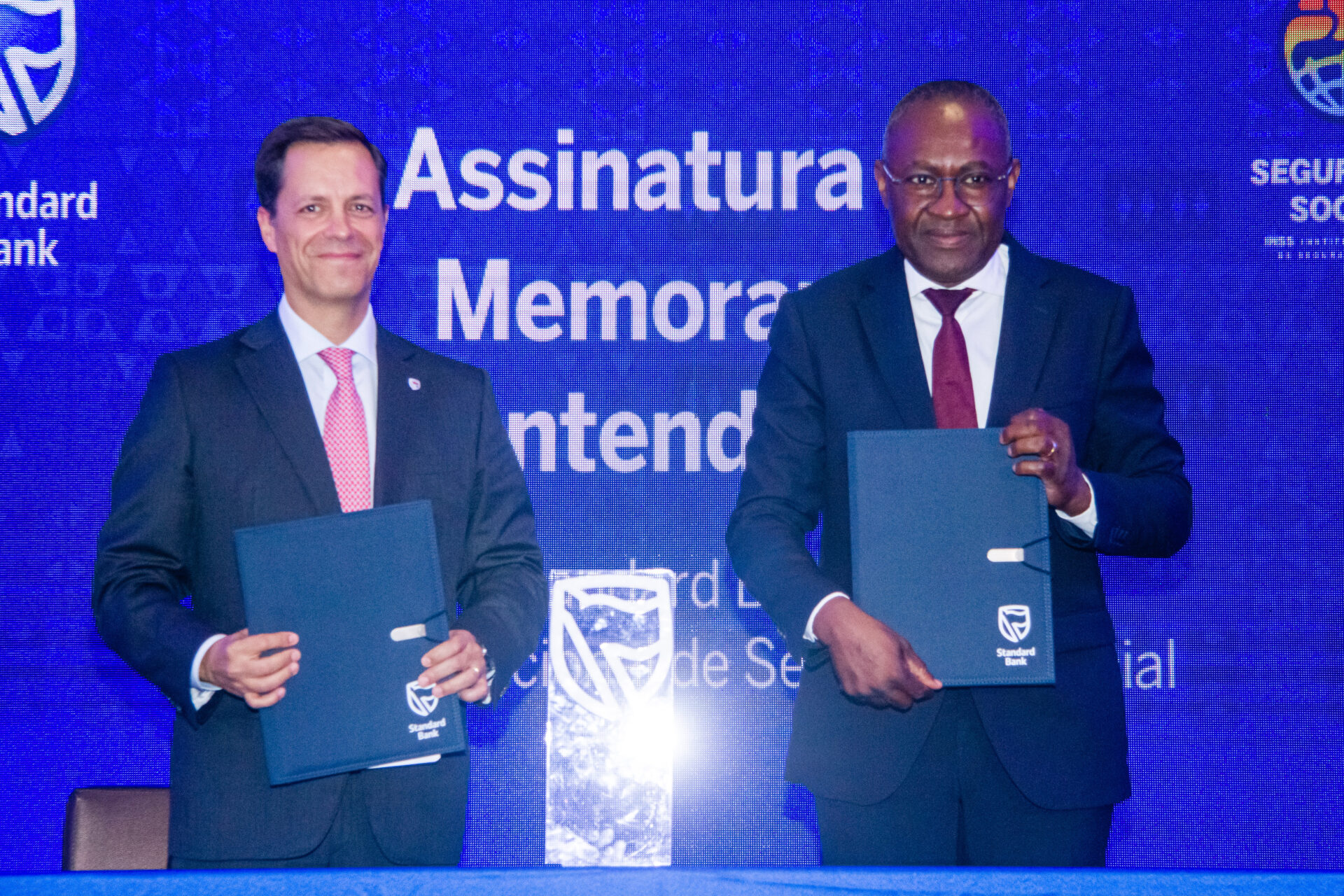 STANDARD BANK DE ANGOLA LANÇA PROJECTO PARA APOIAR A FORMALIZAÇÃO DO ...